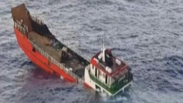 Kapal LCT Modern Putra Samudra Tujuan Papua Tenggelam di Perairan ...